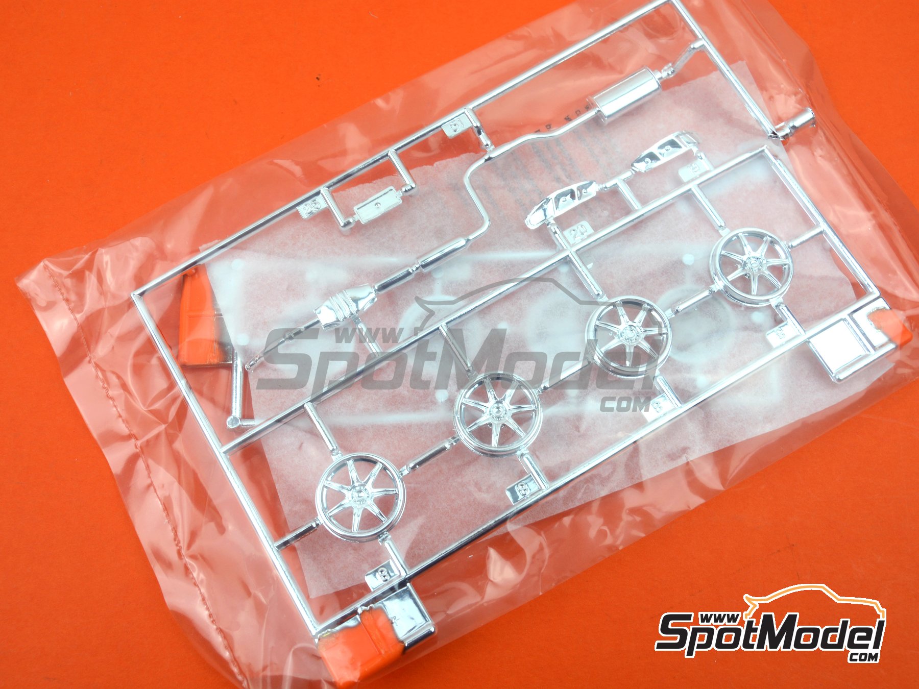 AMT 1089: Car scale model kit 1/25 scale - Mitsubishi Eclipse 1995 (ref ...