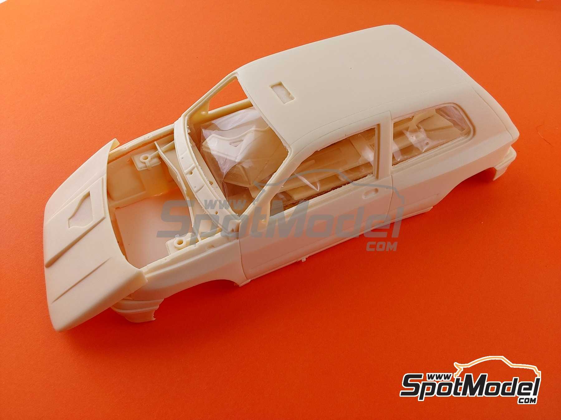 Arena Modelli ARE1420-24: Car scale model kit 1/24 scale - Renault Clio ...