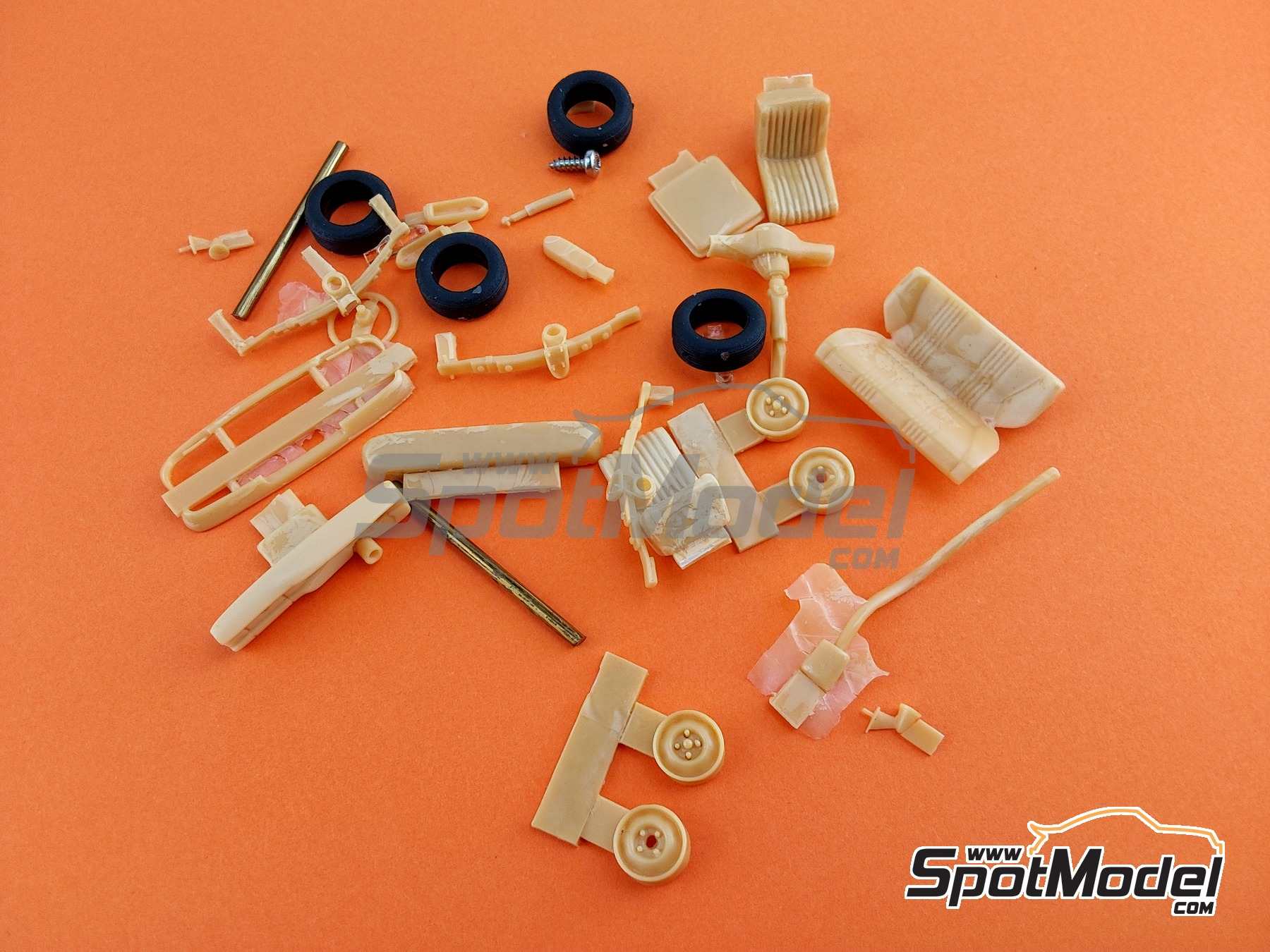 Arena Modelli ARE846: Car scale model kit 1/43 scale - Datsun Sunny 120 ...