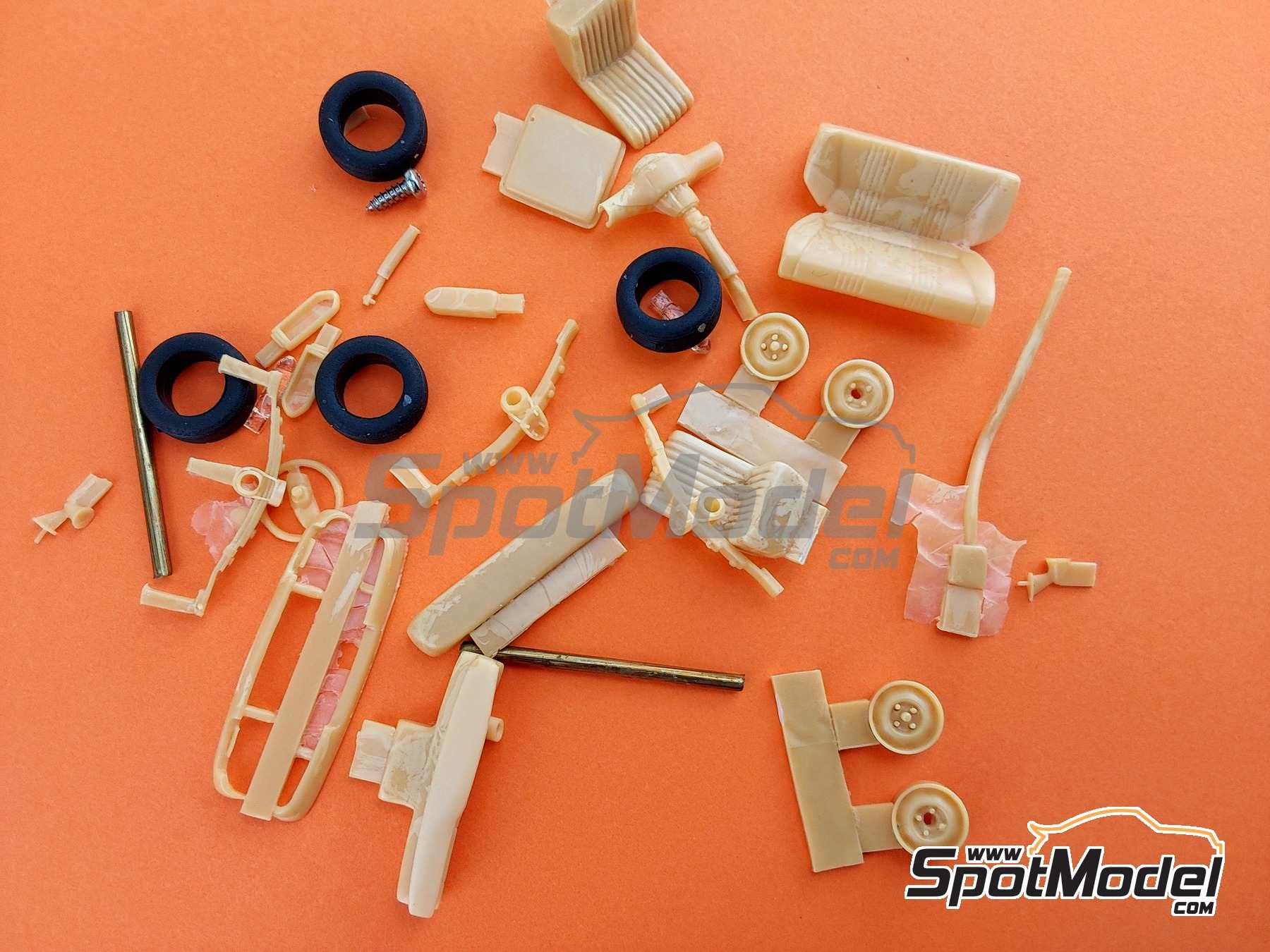 Arena Modelli ARE846: Car scale model kit 1/43 scale - Datsun Sunny 120 ...