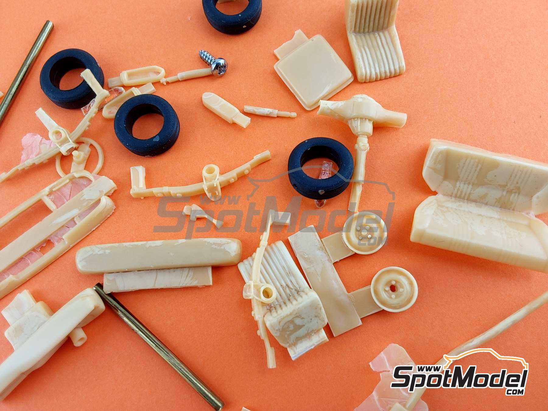 Arena Modelli ARE846: Car scale model kit 1/43 scale - Datsun Sunny 120 ...