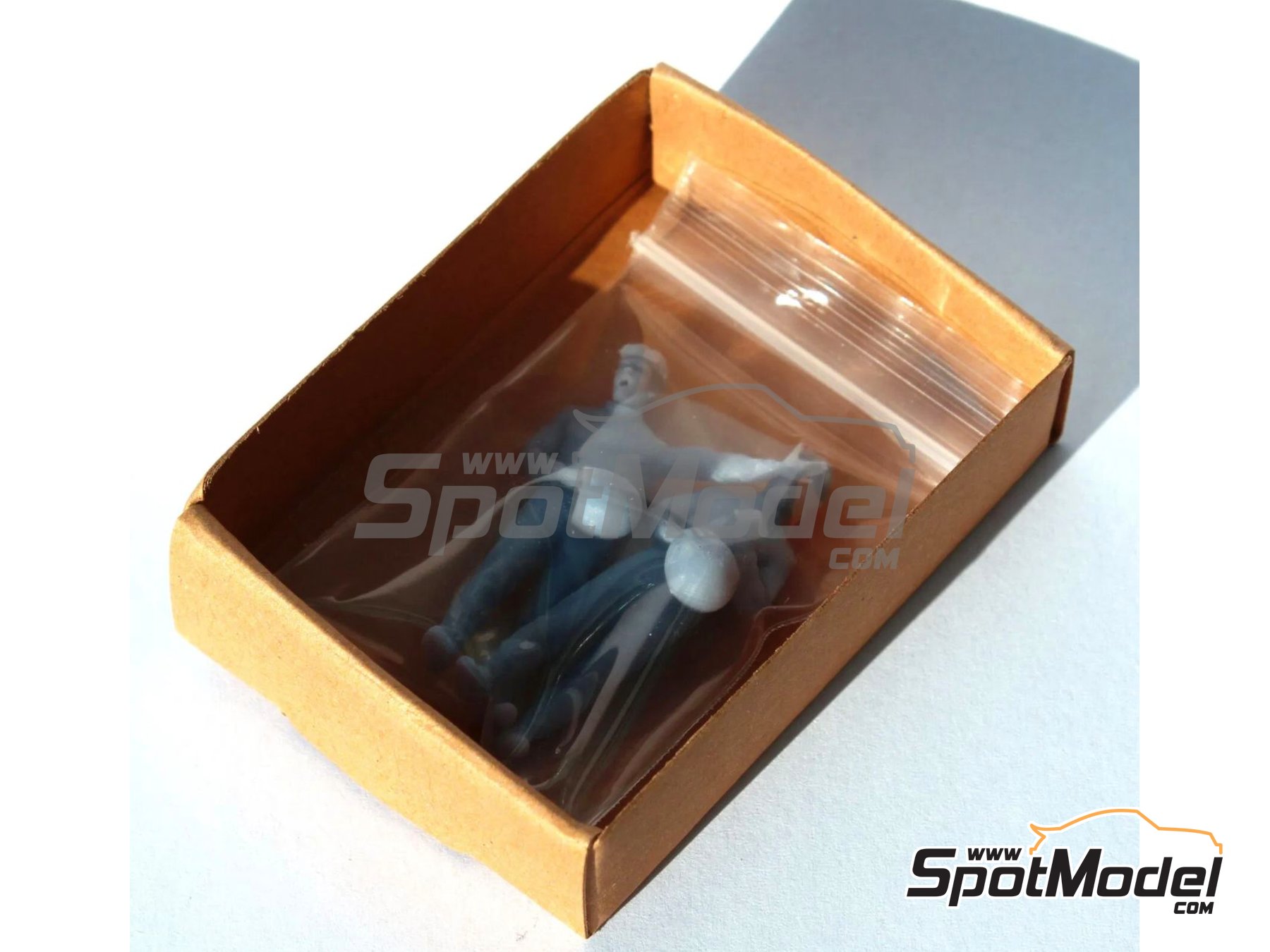 Bad Wolf Miniatures BW43015: Figures set 1/43 scale - Drivers arguing ...