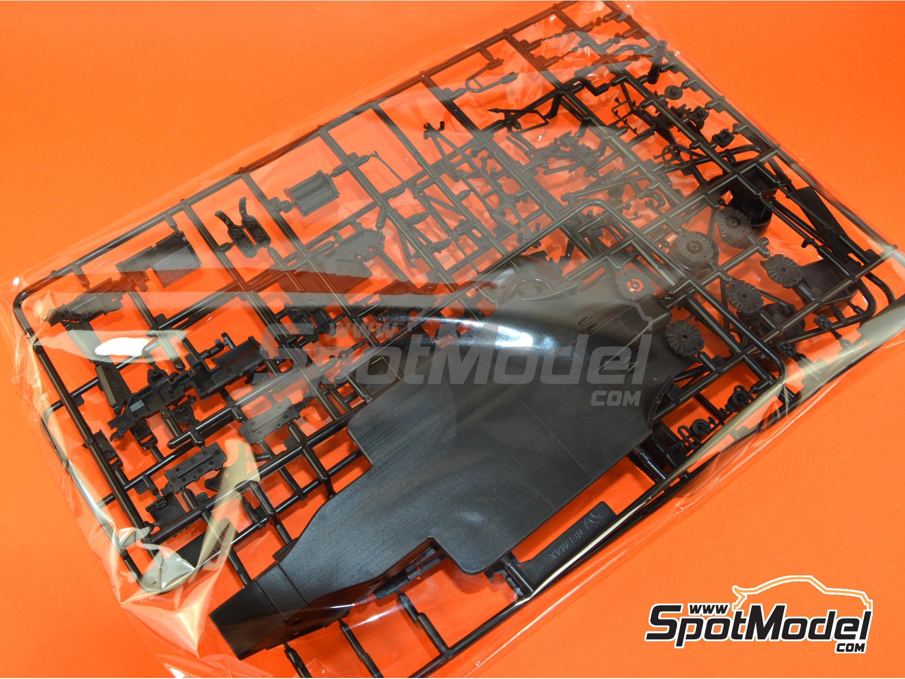 Beemax Model Kits BX20001: Car scale model kit 1/20 scale - McLaren TAG ...