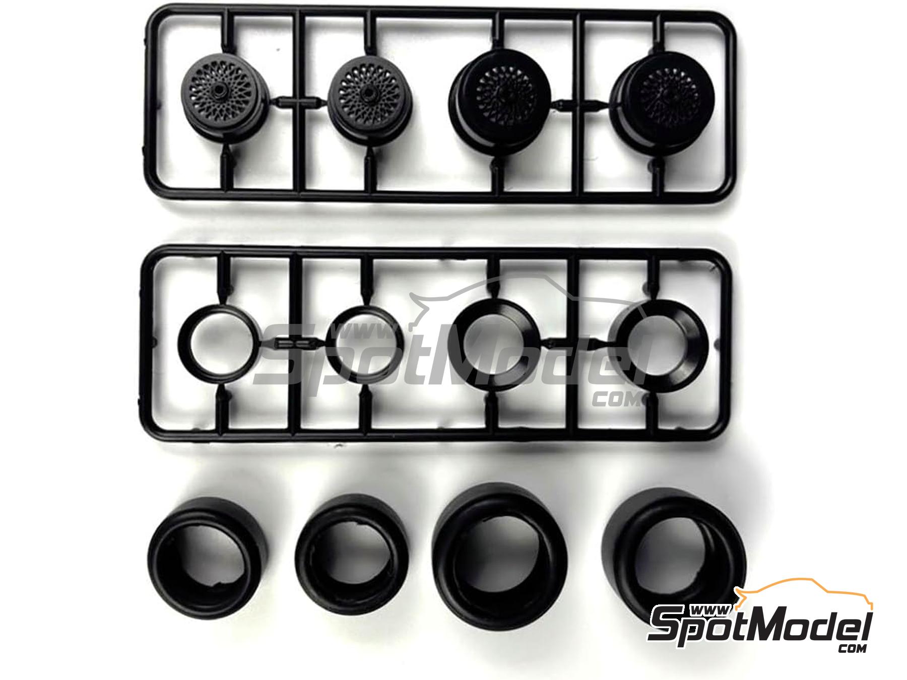 Beemax Model Kits BX24028: Car scale model kit 1/24 scale - BMW 320 E21 ...