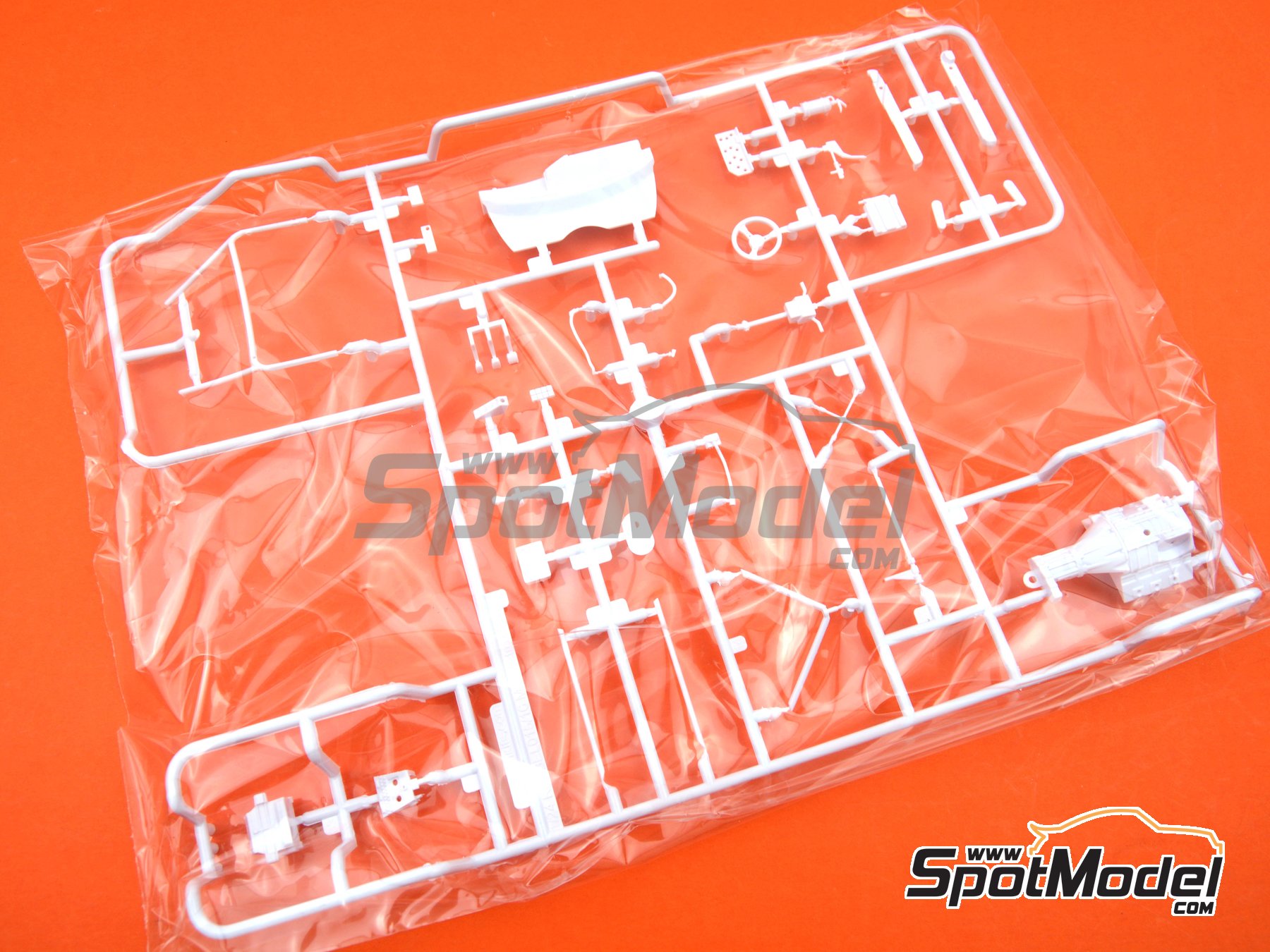 Belkits BEL016: Car scale model kit 1/24 scale - MG Metro 6R4 Group B ...