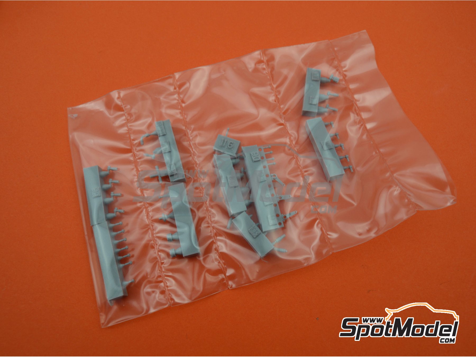 Brach Model BM-VR07: Motorbike scale model kit 1/12 scale - Ducati ...