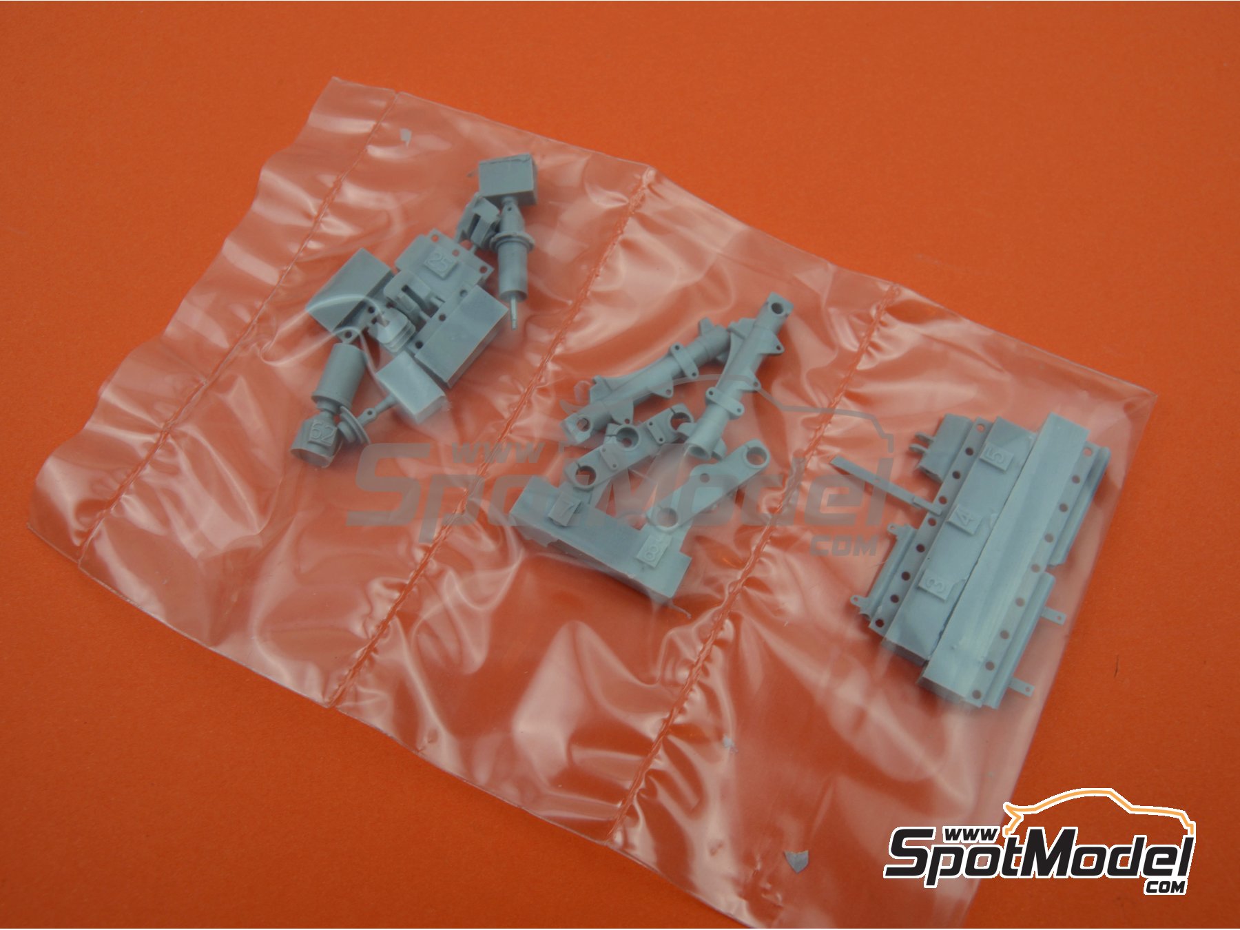 Brach Model BM-VR07: Motorbike scale model kit 1/12 scale - Ducati ...