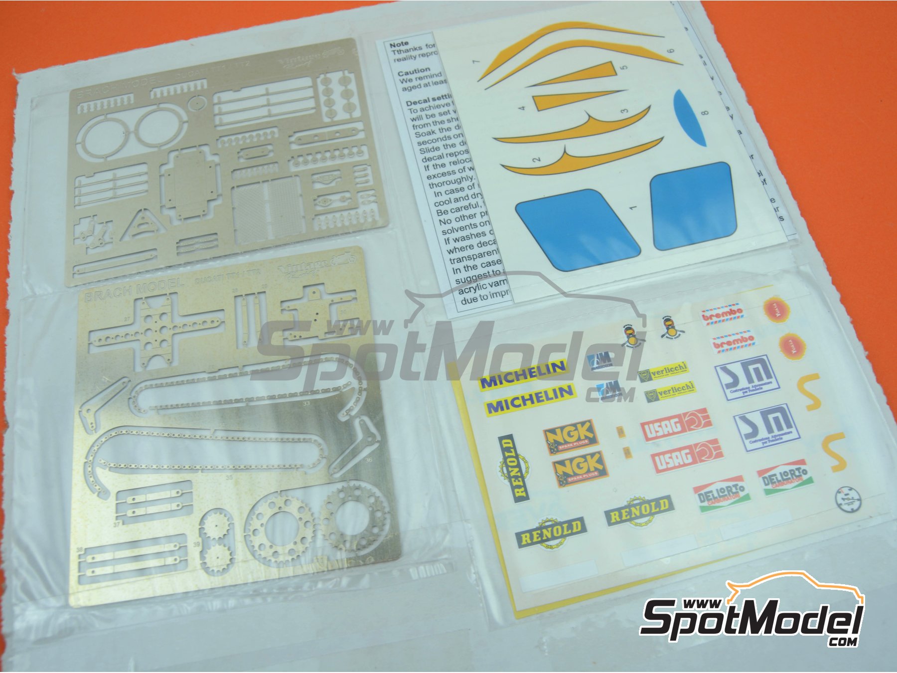 Brach Model BM-VR07: Motorbike scale model kit 1/12 scale - Ducati ...