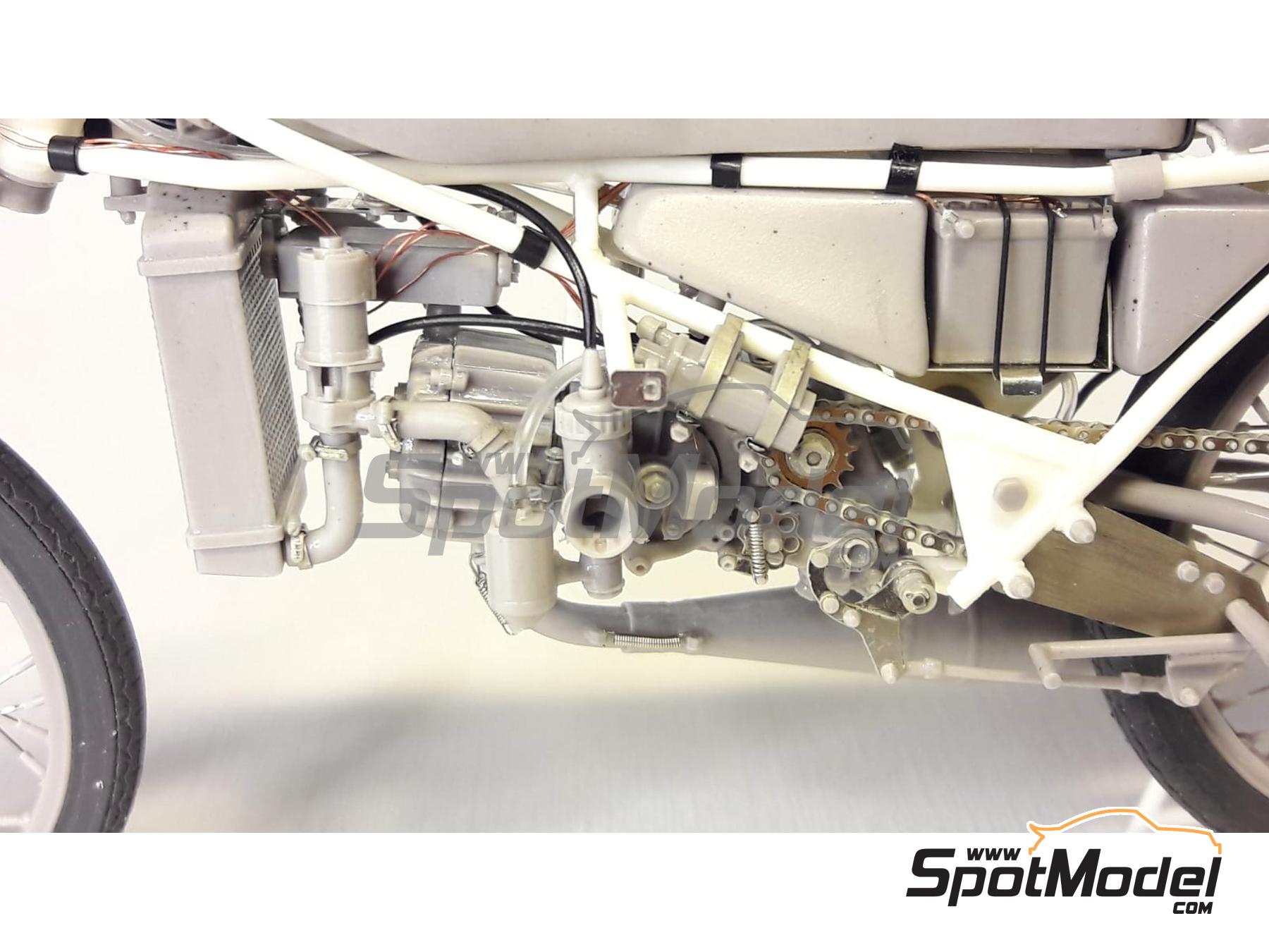 Brach Model BM-VR13: Motorbike scale model kit 1/12 scale - Kreidler ...