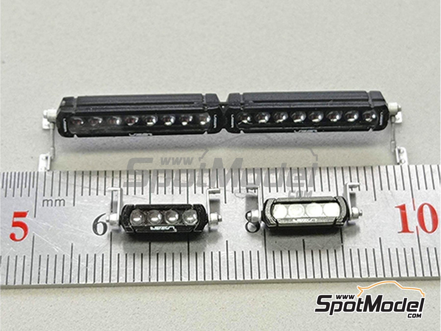 D.A.B. Models DAB18-004: Lamp pod 1/18 scale - Leds Rally Lamps - Type ...