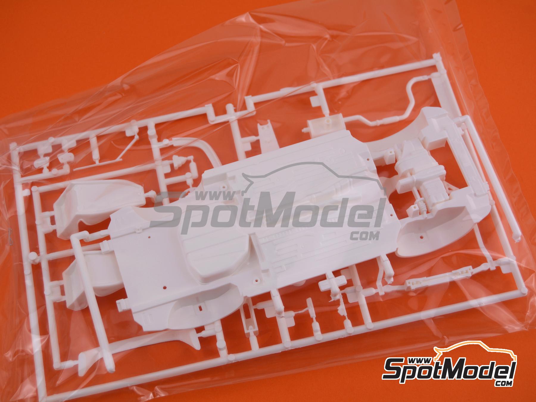 Fujimi 04709: Car scale model kit 1/24 scale - Honda Integra Type R ...