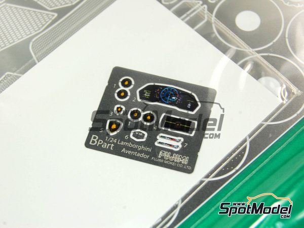 Fujimi 125589: Car scale model kit 1/24 scale - Lamborghini Aventador ...