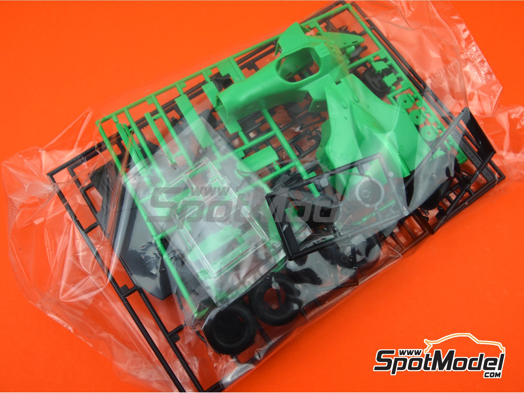 Hasegawa 20340: Car scale model kit 1/24 scale - Benetton Ford B190 ...