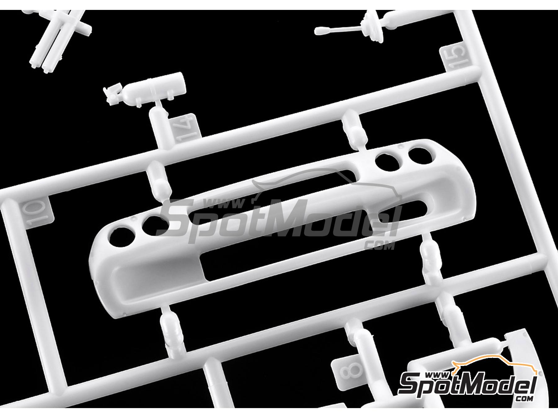 Hasegawa 20642: Car scale model kit 1/24 scale - Nissan Skyline 2000GT ...