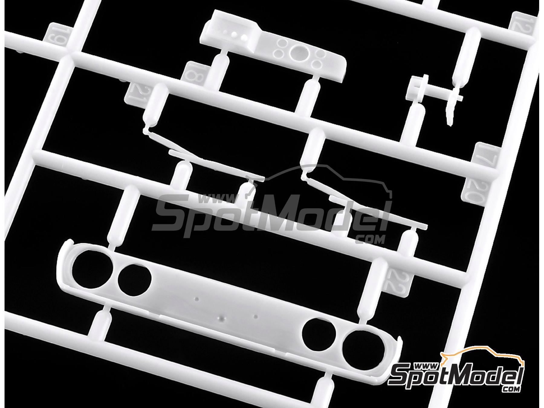 Hasegawa 20642: Car scale model kit 1/24 scale - Nissan Skyline 2000GT ...