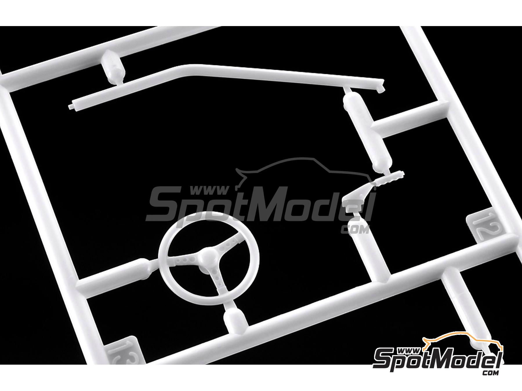 Hasegawa 20642: Car scale model kit 1/24 scale - Nissan Skyline 2000GT ...