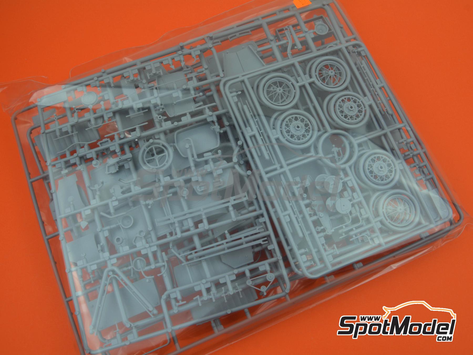 ICM 24050: Car scale model kit 1/24 scale - Ford Model A Standard ...