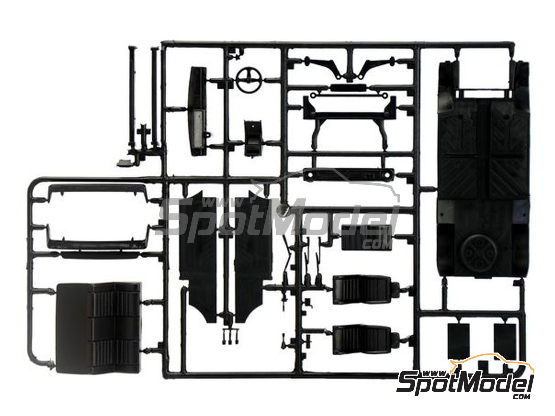 Italeri 3666: Car scale model kit 1/24 scale - Volkswagen Golf I ...