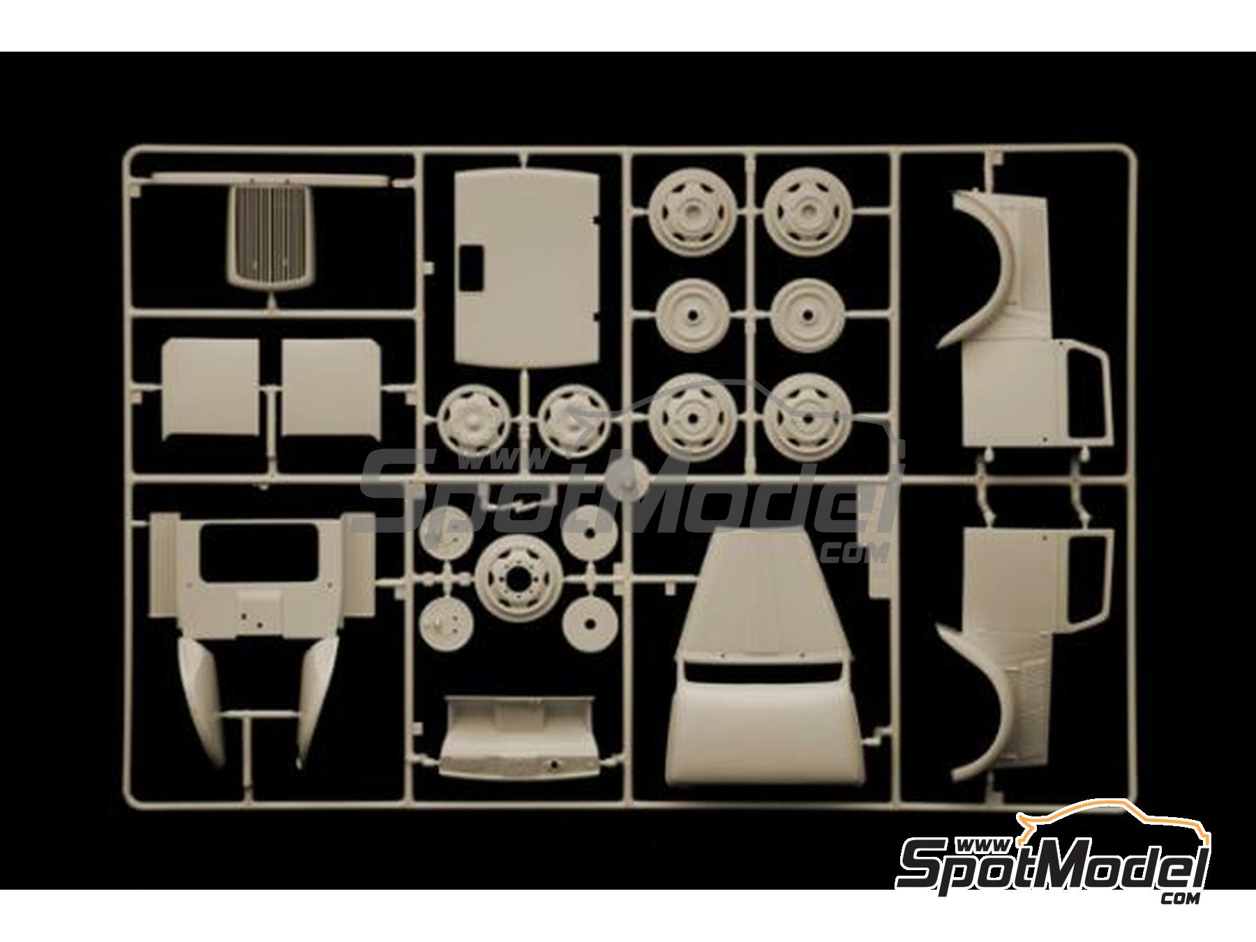 Italeri 3960: Truck scale model kit 1/24 scale - Opel Blitz Classic ...