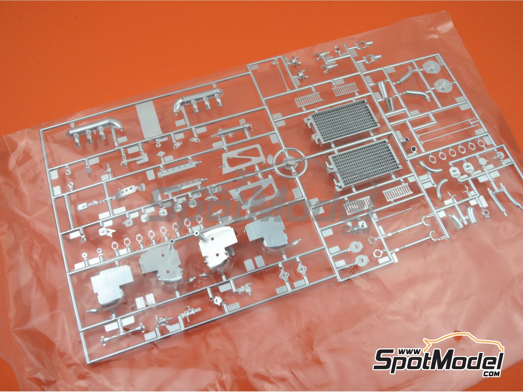 Italeri 4707: Car scale model kit 1/12 scale - Renault Gordini RE20 ...