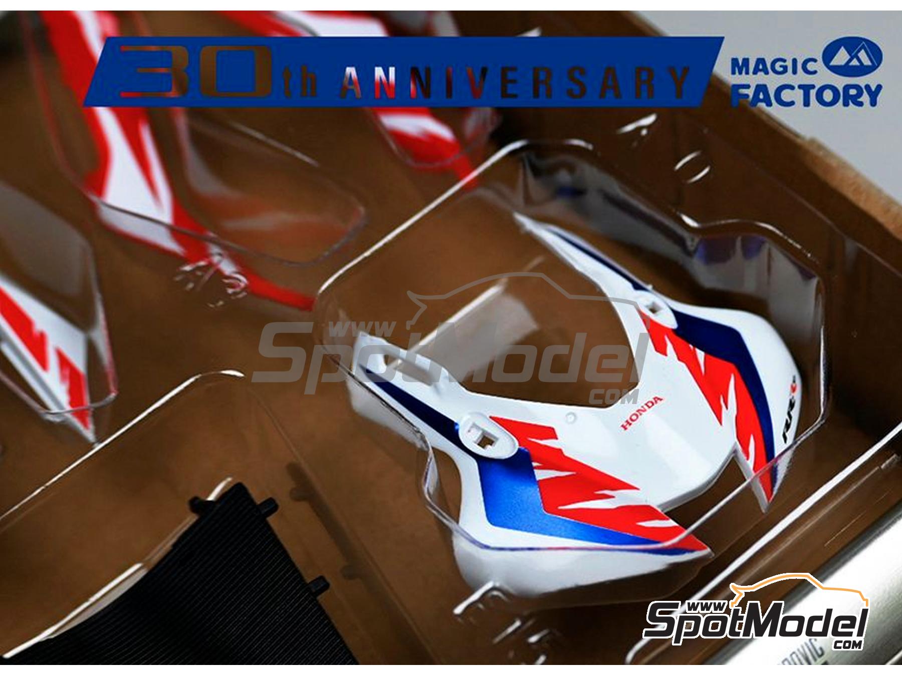 Magic Factory 1401: Motorbike scale model kit 1/9 scale - Honda ...