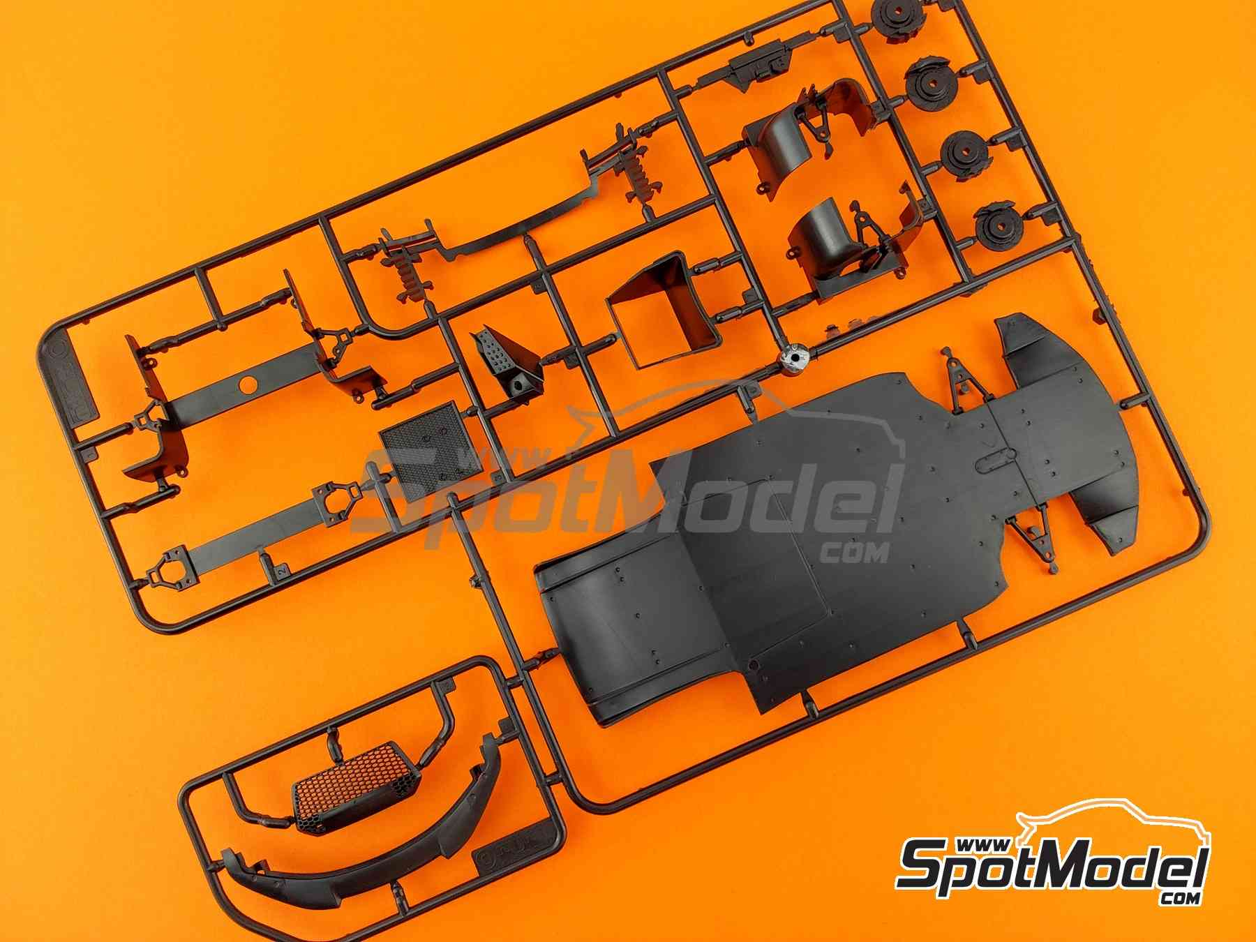 Nunu PN24024-UNBOX: Car scale model kit 1/24 scale - Audi R8 LMS GT3 2015 (ref. PN24024-UNBOX ...