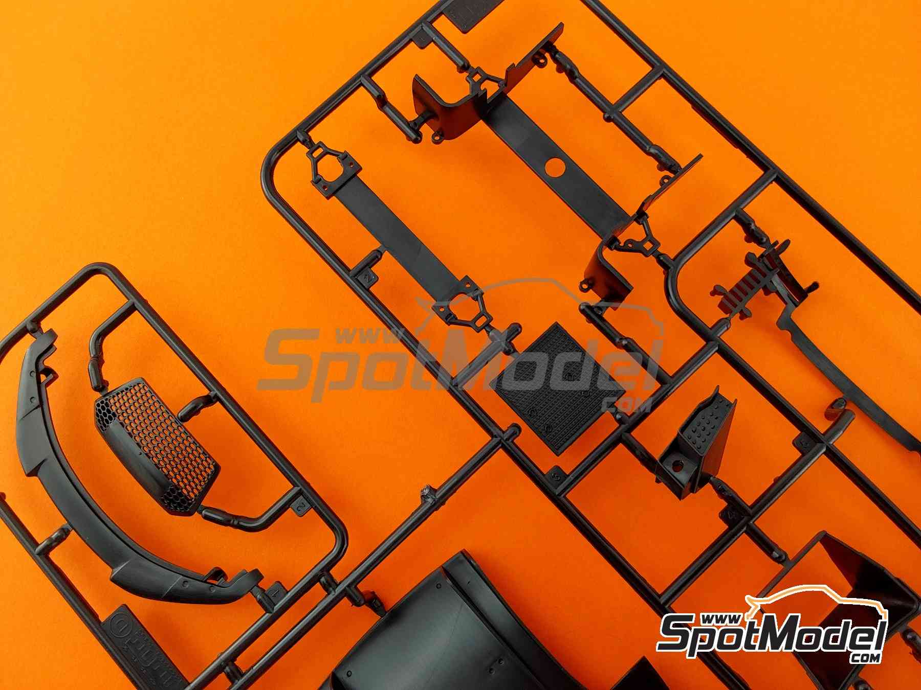 Nunu PN24024-UNBOX: Car scale model kit 1/24 scale - Audi R8 LMS GT3 2015 (ref. PN24024-UNBOX ...