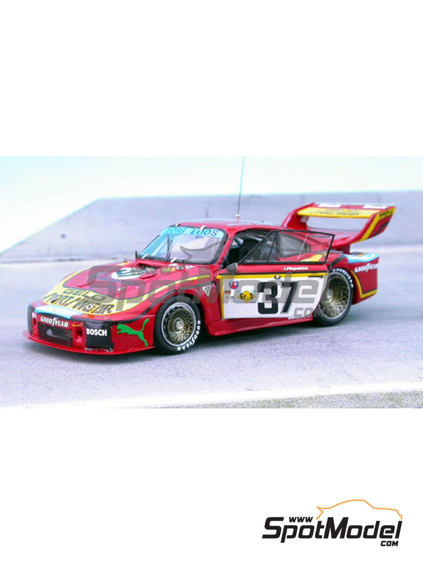 Renaissance Models 053D: Car scale model kit 1/43 scale - Porsche 935 ...