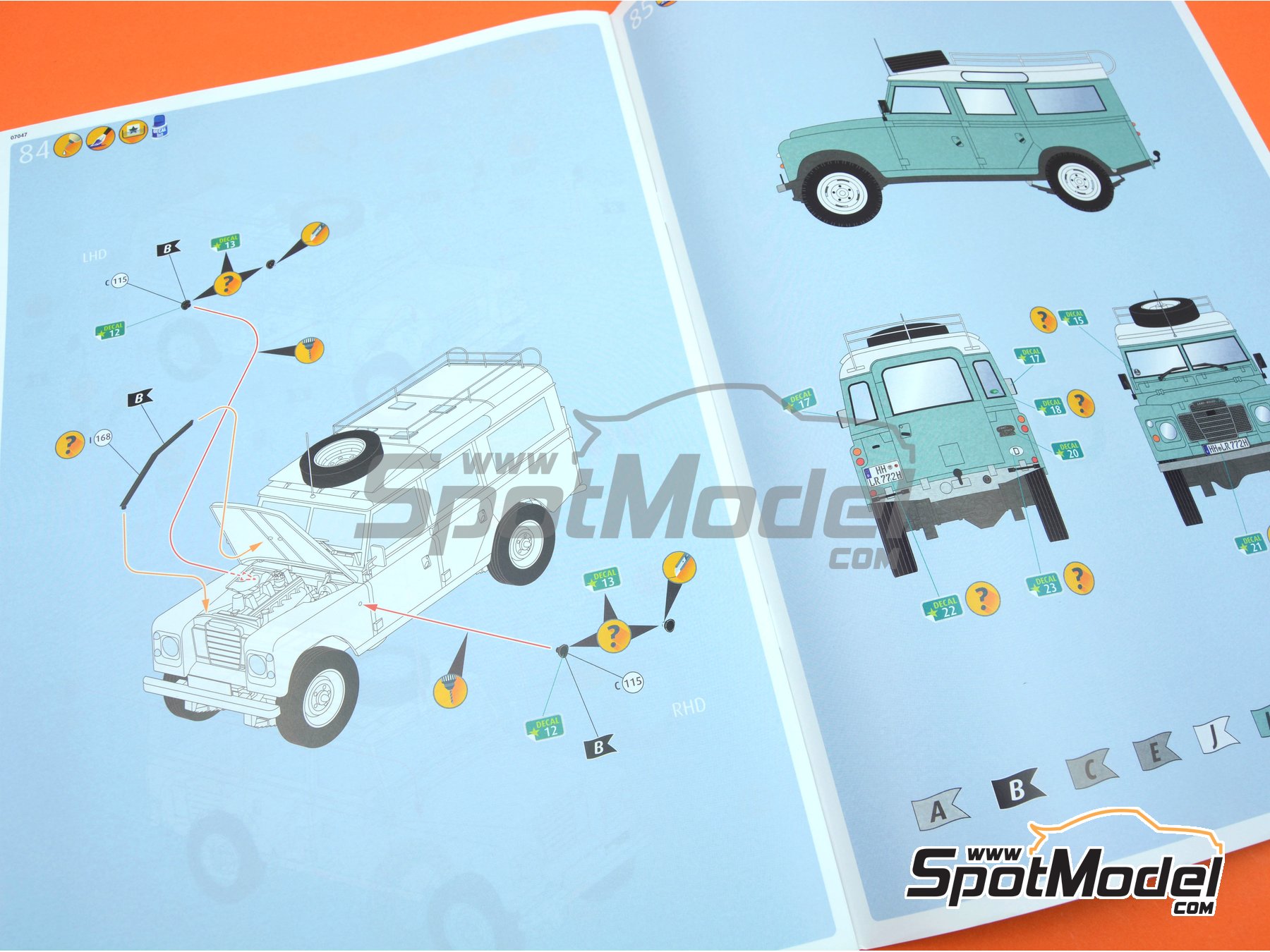 Revell 07047: Car scale model kit 1/24 scale - Land Rover Serie III LWB ...