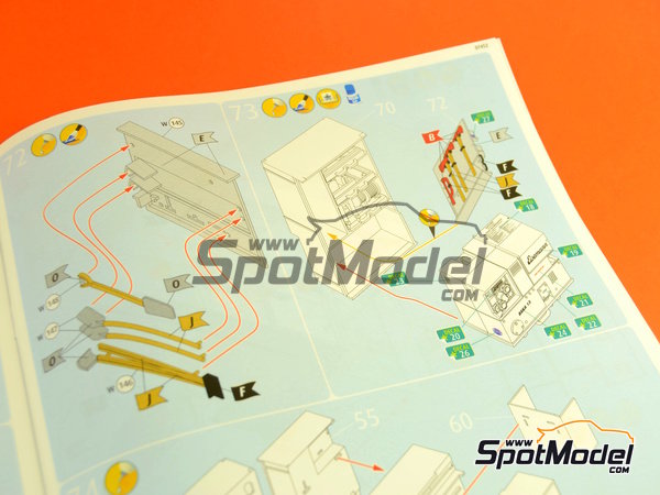 Revell 07452: Special vehicle scale model kit 1/24 scale - MAN TGM ...