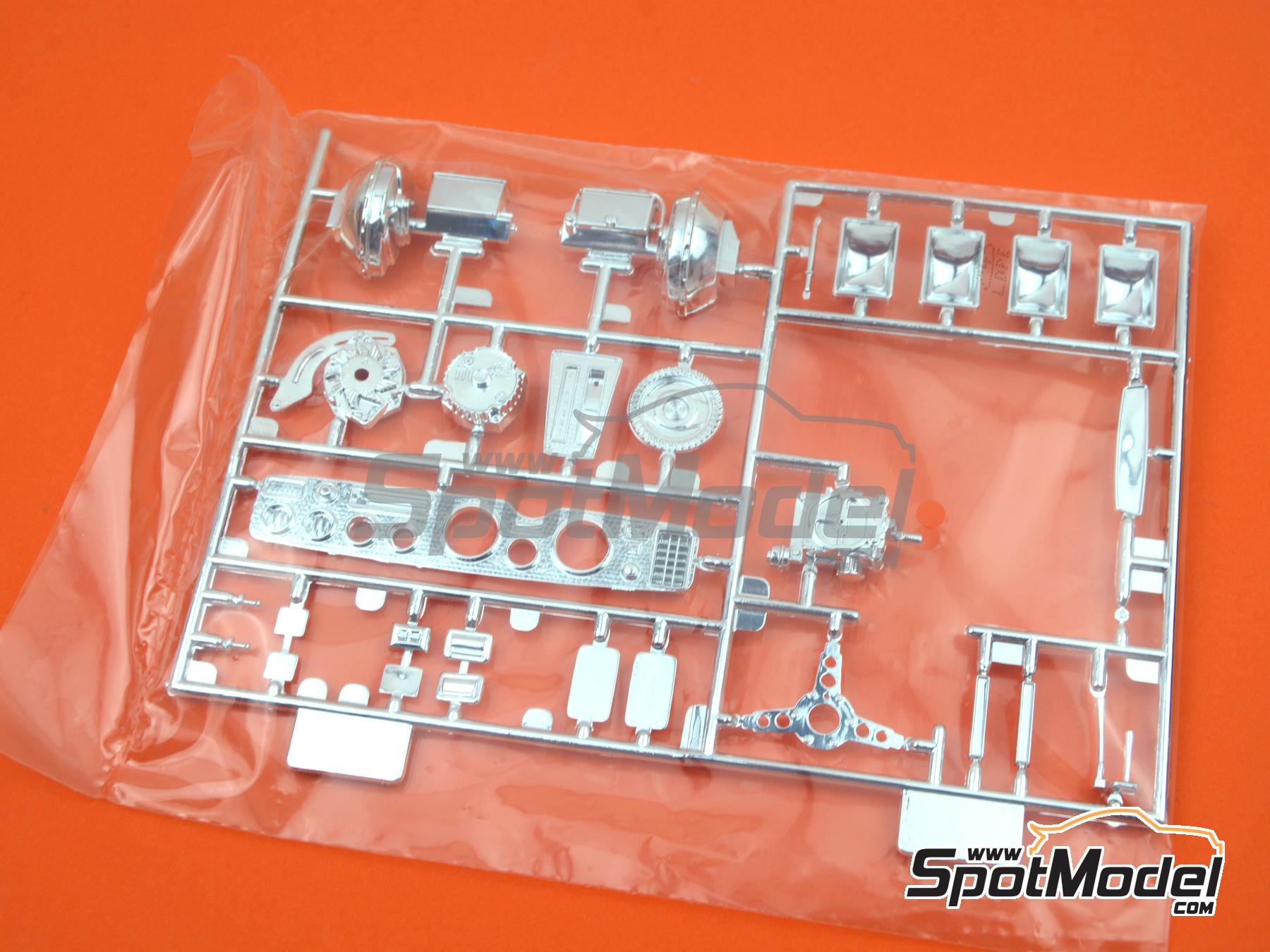 Revell 07710: Car scale model kit 1/8 scale - Pontiac Firebird Trans Am ...