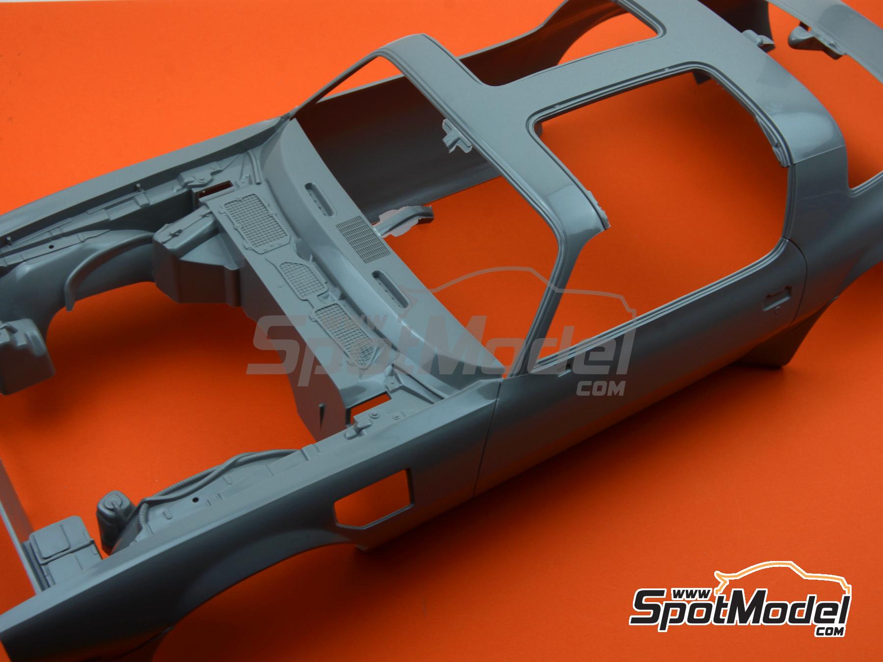 Revell 07710: Car scale model kit 1/8 scale - Pontiac Firebird Trans Am ...