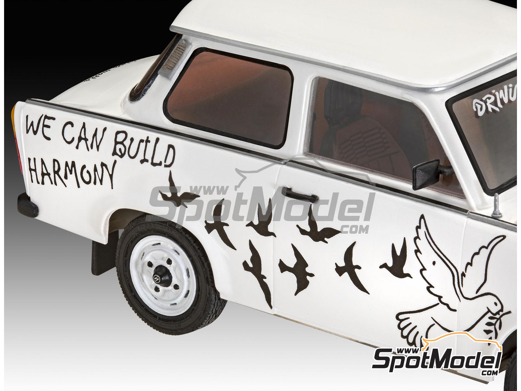 Revell 07713: Car scale model kit 1/24 scale - Trabant 601S sponsored by Builders Choice (ref ...