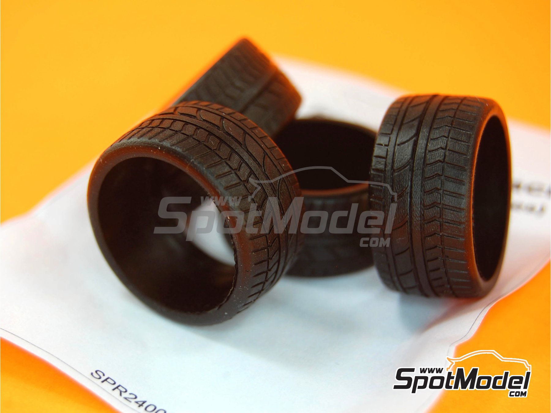 Scale Production SPR24008#1: Tyre set 1/24 scale 19 inches Ultra low ...