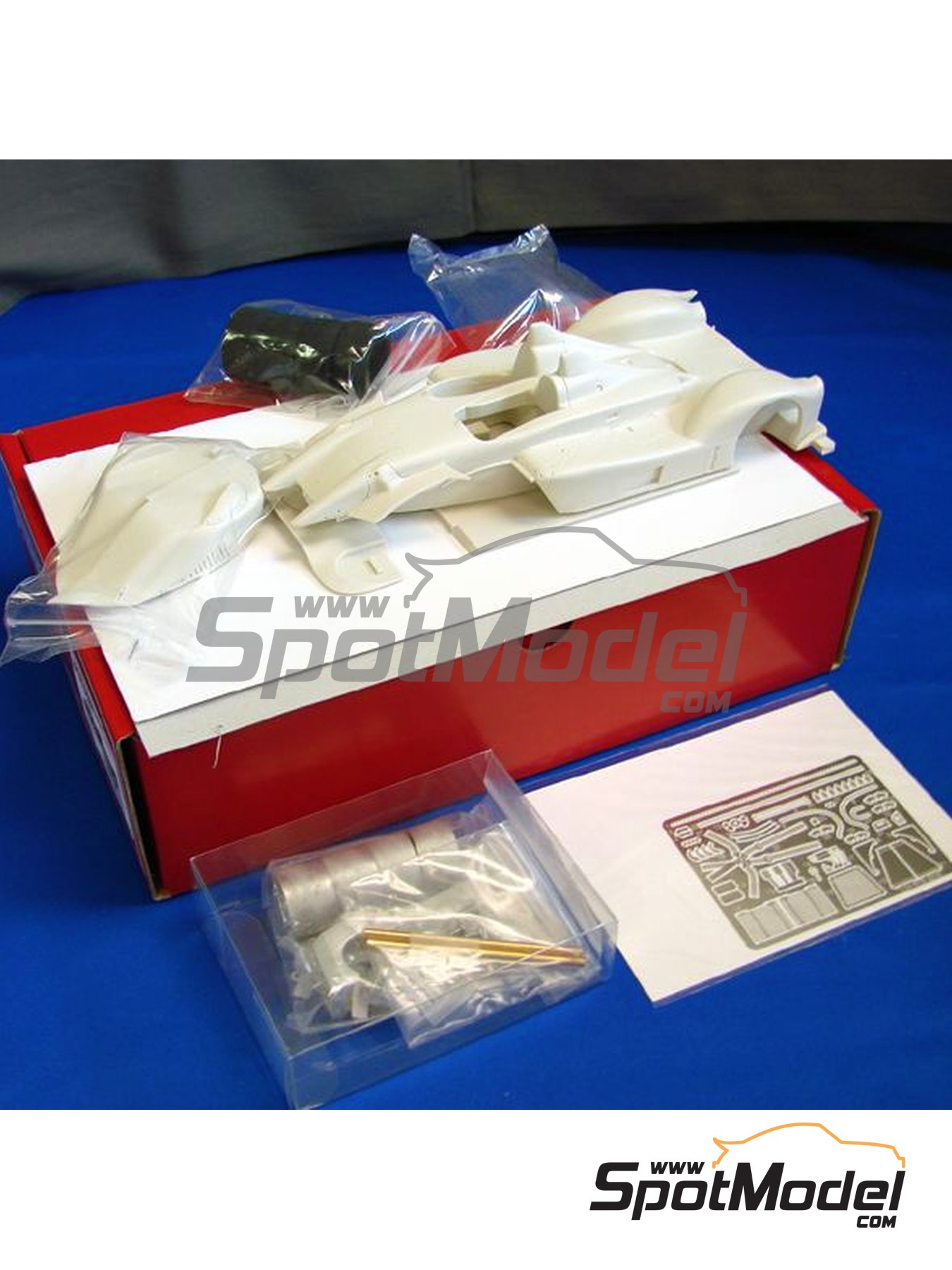 Studio27 FK24104: Car scale model kit 1/24 scale - Audi R15 Plus Audi ...