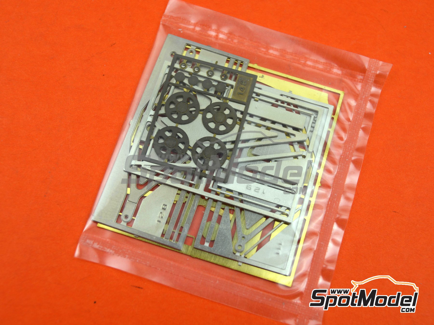 Tameo Kits TIK004: Car scale model kit 1/43 scale - Lola Chevy T88 ...