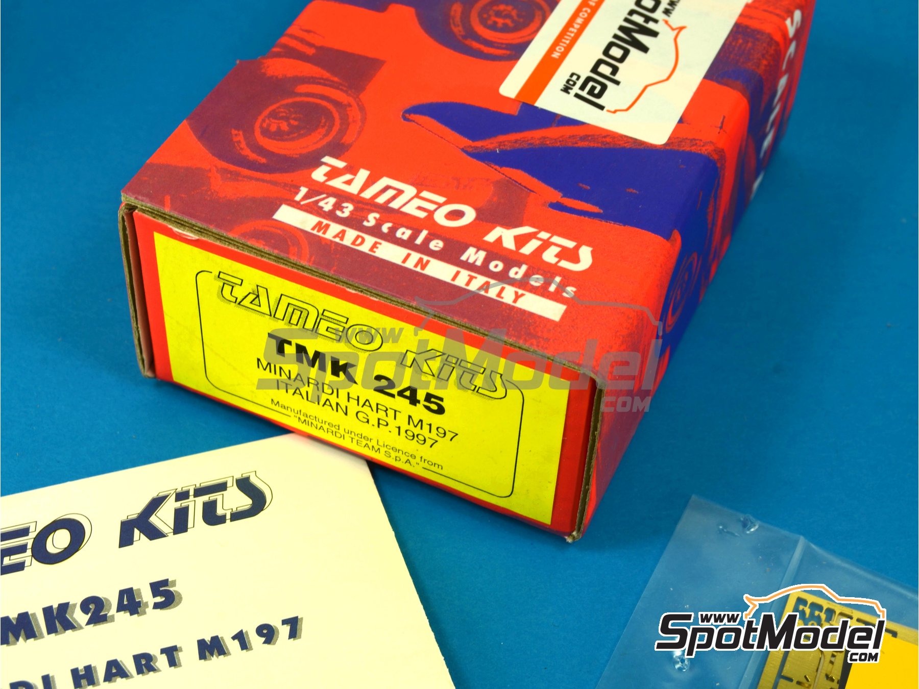 Tameo Kits TMK245: Car scale model kit 1/43 scale - Minardi Hart M197 ...