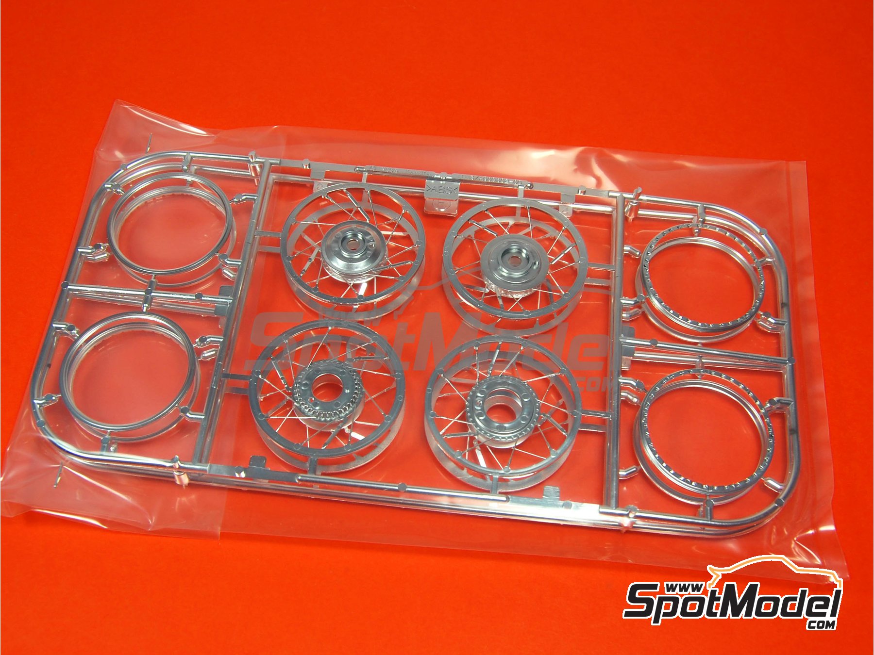 Tamiya 14113: Motorbike scale model kit 1/12 scale - Honda RC166 GP ...