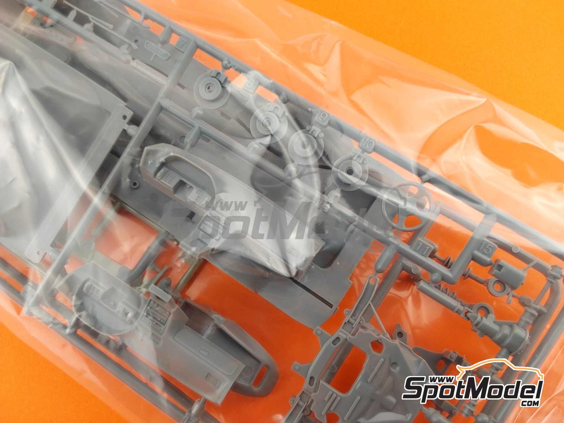 Tamiya 24078: Car scale model kit 1/24 scale - Nissan Silvia K's 1988 ...