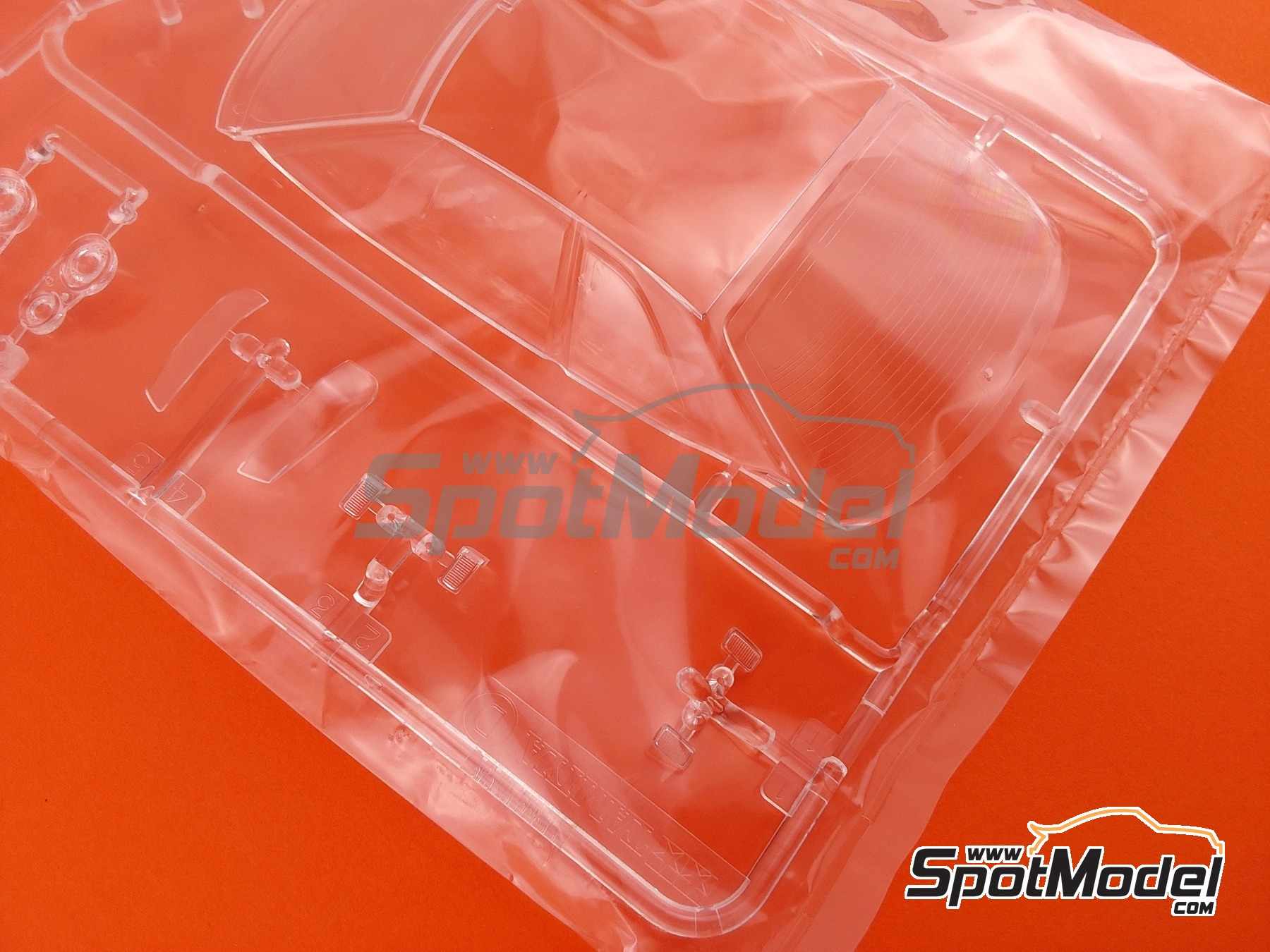 Tamiya 24210: Car scale model kit 1/24 scale - Nissan Skyline GT-R V ...